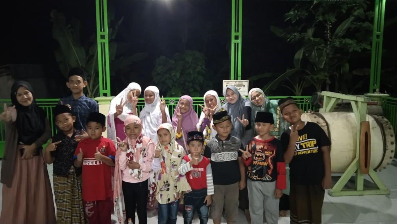 Mahasiswa KKN UIN SATU Tulungagung Bantu Mengajar TPQ di Desa Gayam ...